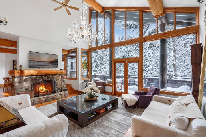 Falcon | Whistler Village Chalet | Hot Tub + Sauna - Whistler Blackcomb