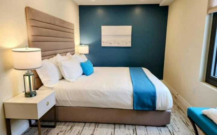 Two-bedroom Suite Accessible - Sauble Beach
