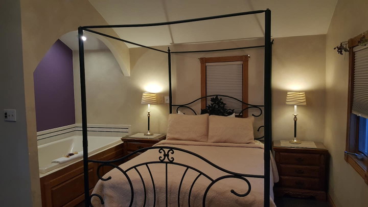 Snug Harbor Inn - Luxury Cottage 4 - Door County, WI