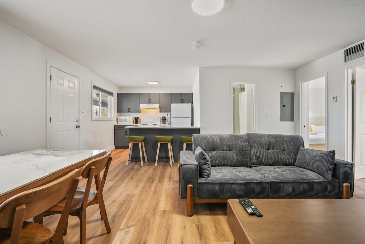 Two-bedroom Suite/3 Min Walk To Beach - Wasaga Beach