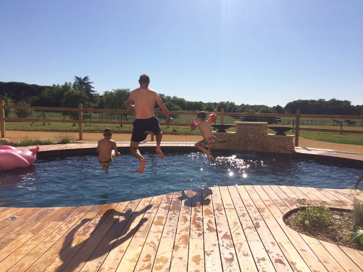 Périgord - Camp, Emplacement Nature Avec Piscine - France