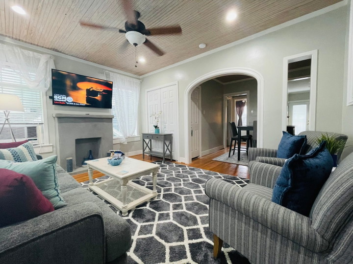Suite Dreams-long Stays-daniel's Urban Villa-upper - Texas