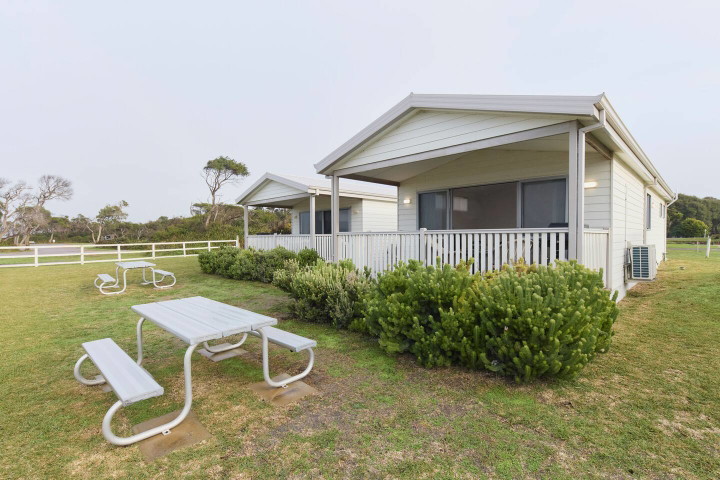 Two Bedroom Seaview Cabin - Albany