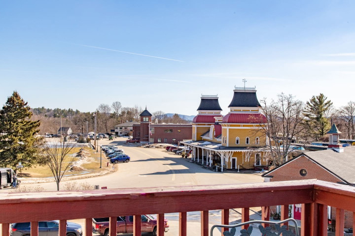 North Conway Village King Suite - Conway, NH