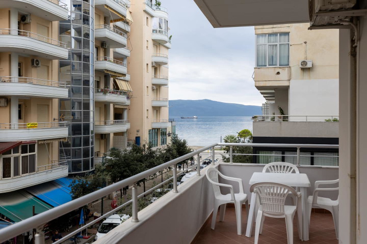 Blue Nest Lungomare Apartment - Albania