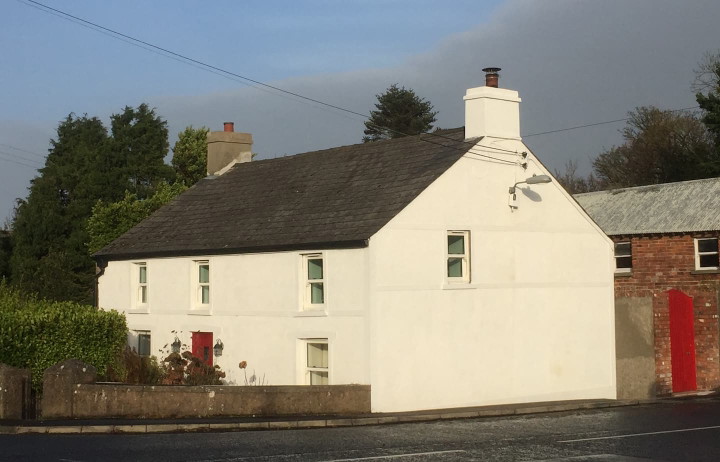 Casa Irlandesa De Lujo De 1760 En La Ruta Costera De Causeway - Escocia