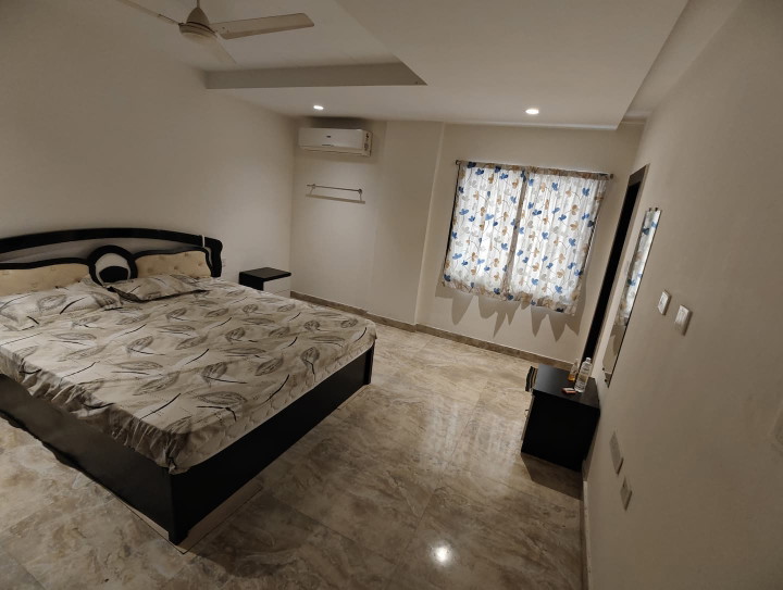 Spacious Hi End Room At Prime Area Of The City - Vijayawada