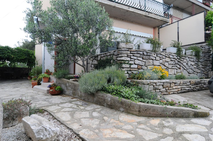 Apartment Lavanda Mala With Private Parking Space - Šibenik