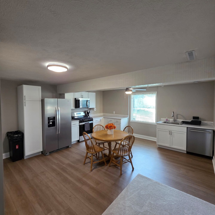 Renovated Basement Aptking+queen, W/d | Staywise - Omaha, NE