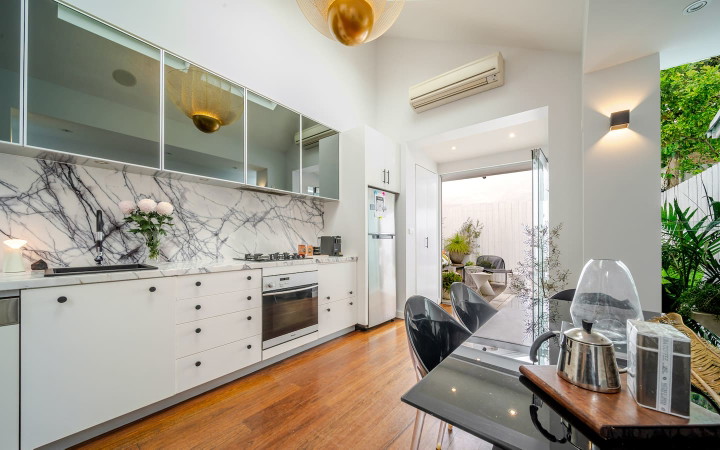 3br Urban Oasis Pool, Gym & Parking Surry Hills - Sydney