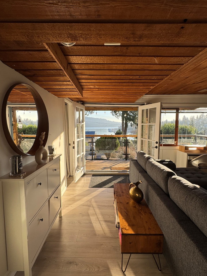 Deep Cove Ocean View Suite Steps To Beach/hiking - Canada