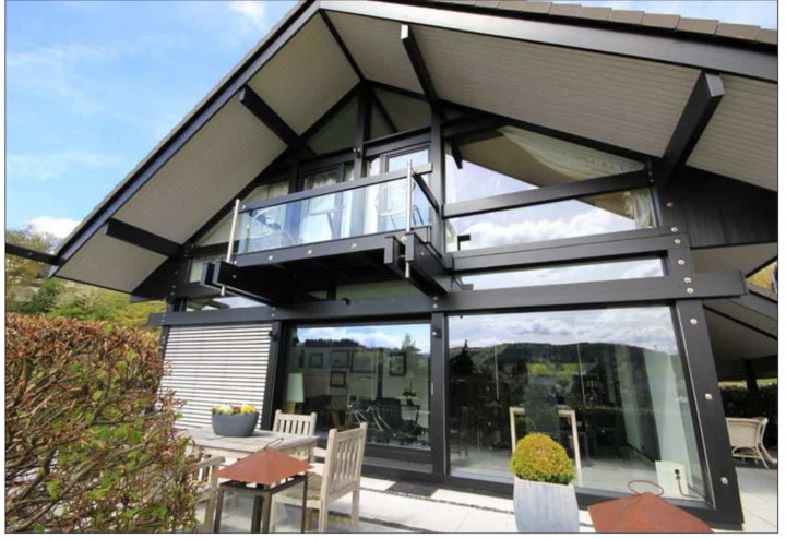 Transparent, Elegant, Entspannt: Haus Mit Aussicht - Montjoie