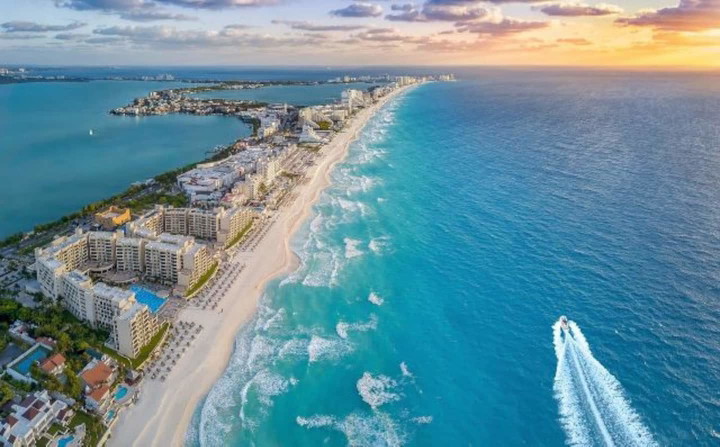 Lovely-2 Bedroom Condo With 2 Pools, Madeira Beach - North Redington Beach, FL
