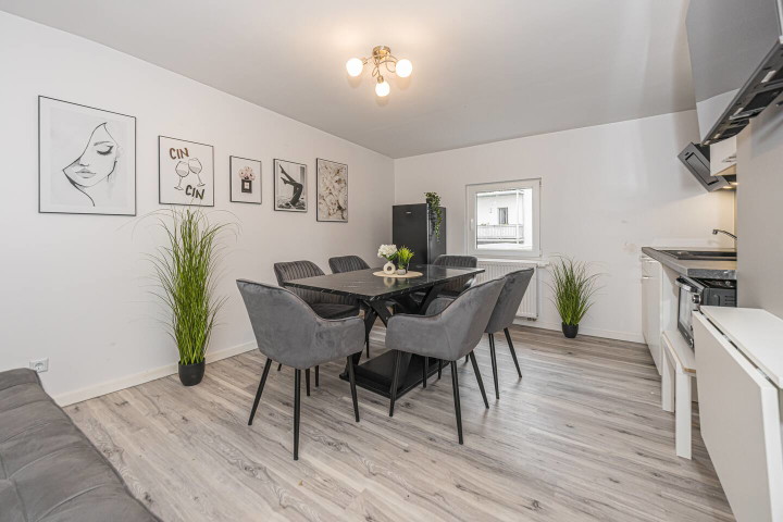 B5 4-zimmer-studio Mit Balkon - Halle (Saale)