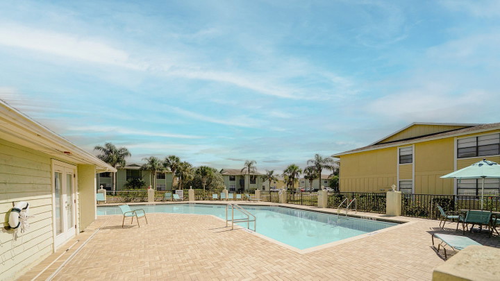 Beachy Bliss| Fall And Holiday Discounts! - St. Augustine, FL