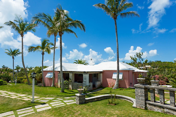 Sunrise Cottage W/ Heated Pool (Nov. 1) - Bermuda