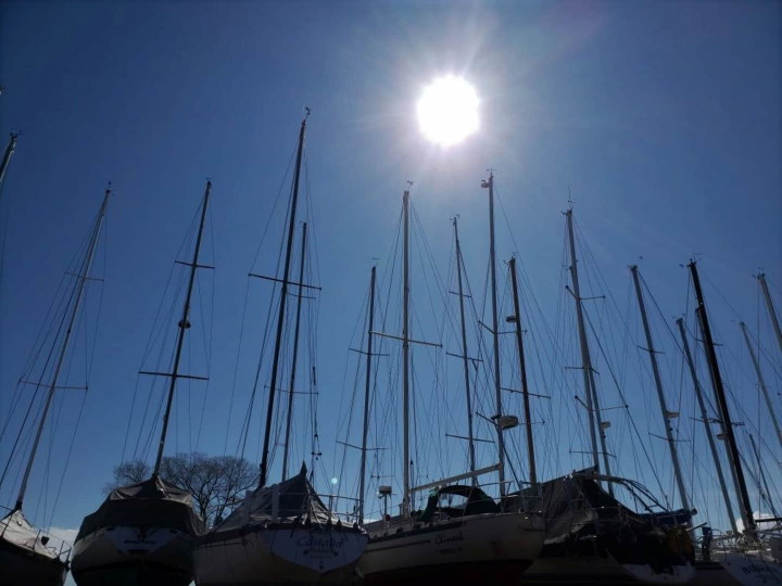 Boatworks #201. Sleeps 8. Pet Friendly. Elevator - Bayfield, WI