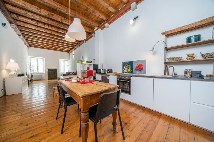 Guesthost - Vista Matteotti Udine Center Apartment - Udine