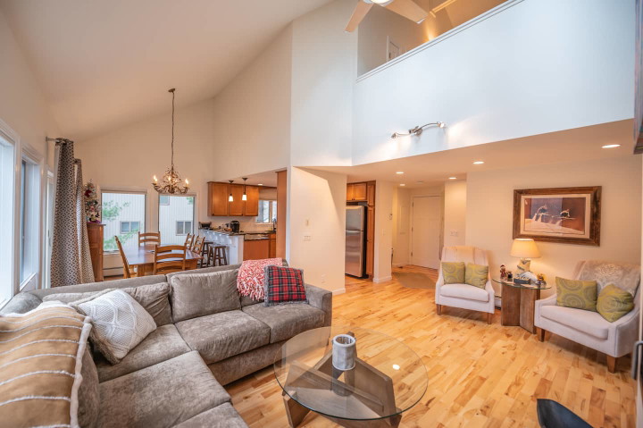 Renovated 4 Bedroom Townhouse Apt - Vermont