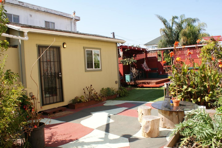 Lovely Homemade Garden Cabin + Hot Tub Near Bart. - Oakland, CA