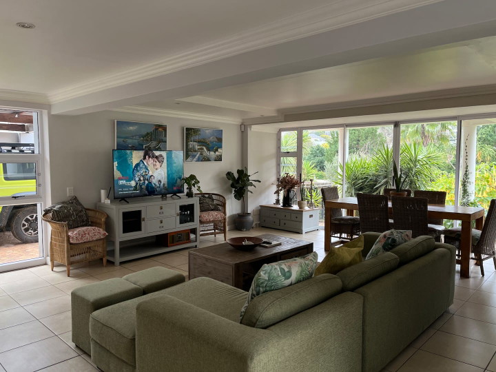 Bougain Villa - Somerset West