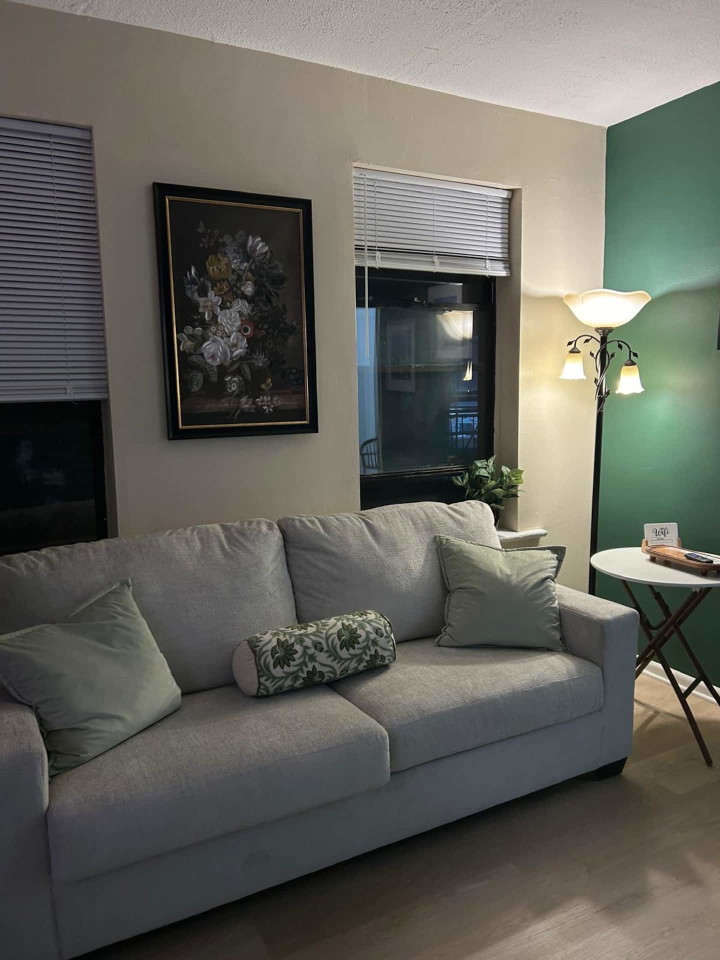 Modern Apartment Only Minutes Away From New York! - Queens, NY