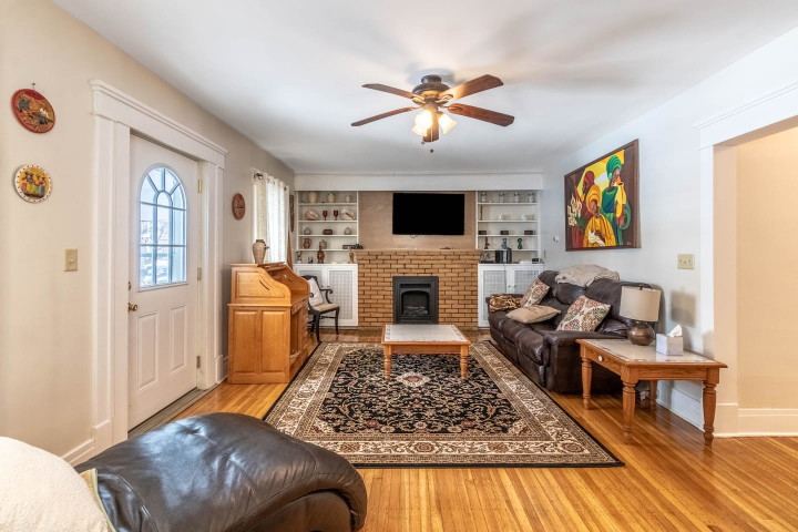 The Paradise House Steps From The Heart Of Hertel - Buffalo, NY