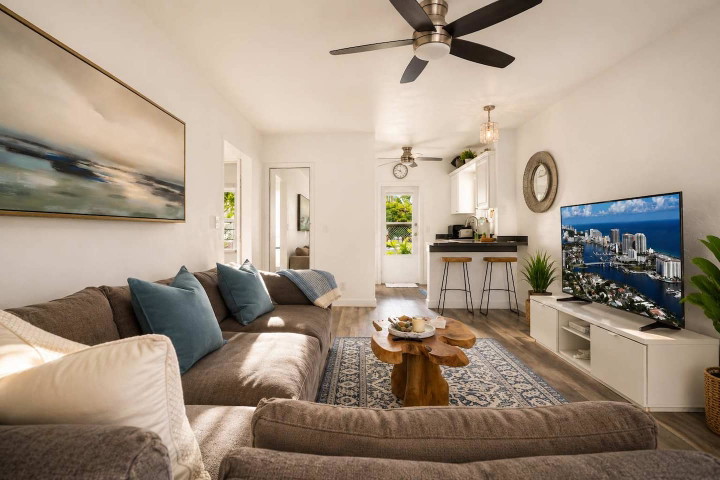 Stylish Beach Bungalow | 3 Min To Beach + Sauna - The Bahamas