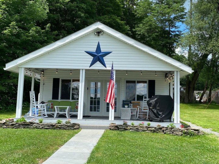 Clark Lakefront Cottage - Waymart, PA