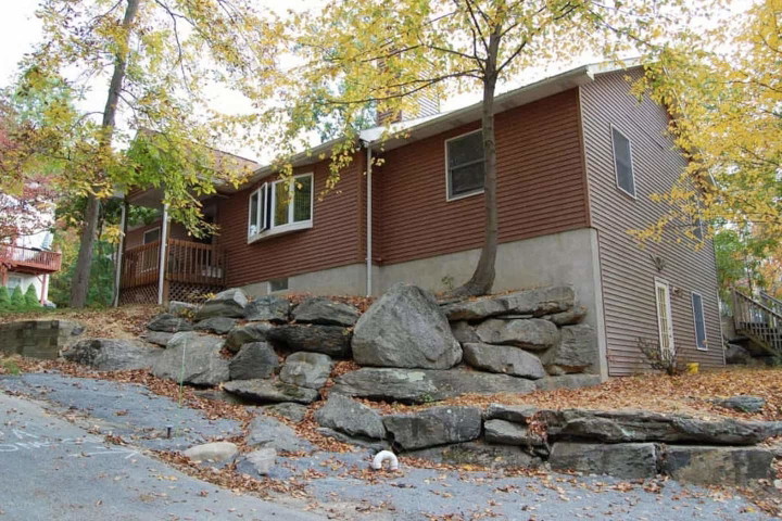 Poconos Home Away From Home Near Shawnee Ski Area - Pennsylvania