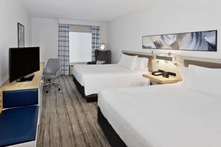 Minutes From Downtown + Indoor Pool & Dining - Birmingham, AL