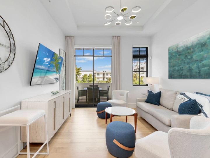Downtown Naples Luxury Escape | 5th Ave & Beach - Naples, FL