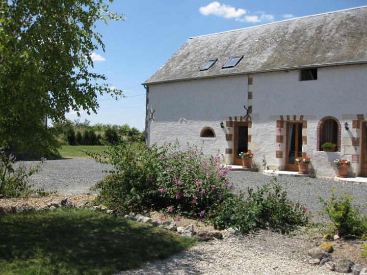 La Colombe - Luxury Gite For 4 With Heated Pool - France