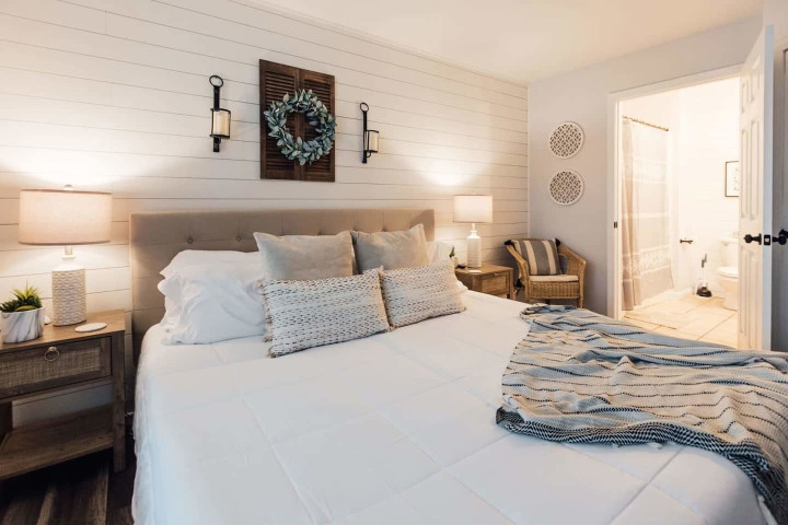 Boho Condo Across Etsu W/ Pet-friendly, 108 - Johnson City, TN