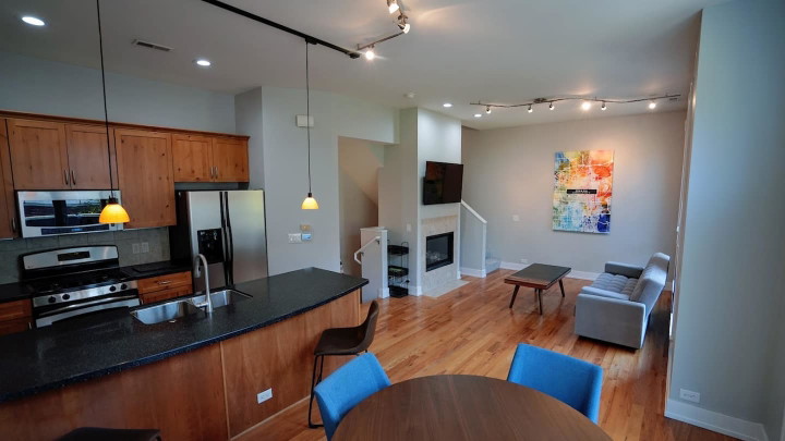 Modern 2 Bedroom Townhouse, Old Market - Omaha, NE