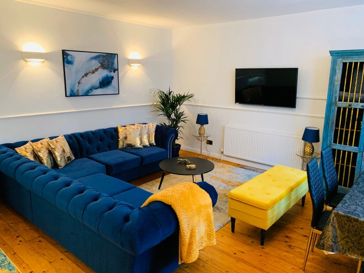 Stylish Spacious Ownentrancepad In Famous Chelsea - 賓福特