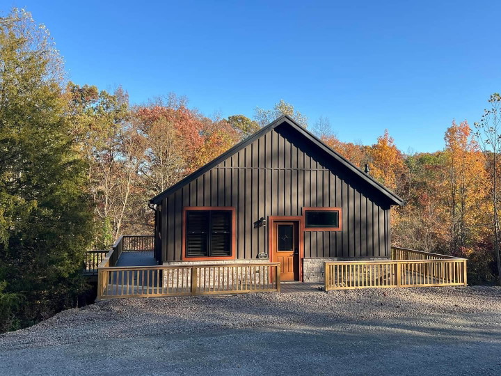 Wilderness Luxury Cabin - Point Pleasant, WV