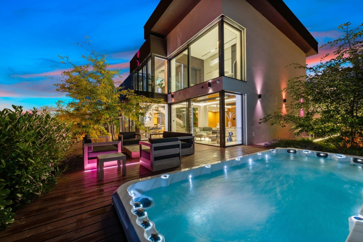 Chandelier Sky Mansion  Swim Spa  Sauna  Garden - Prag