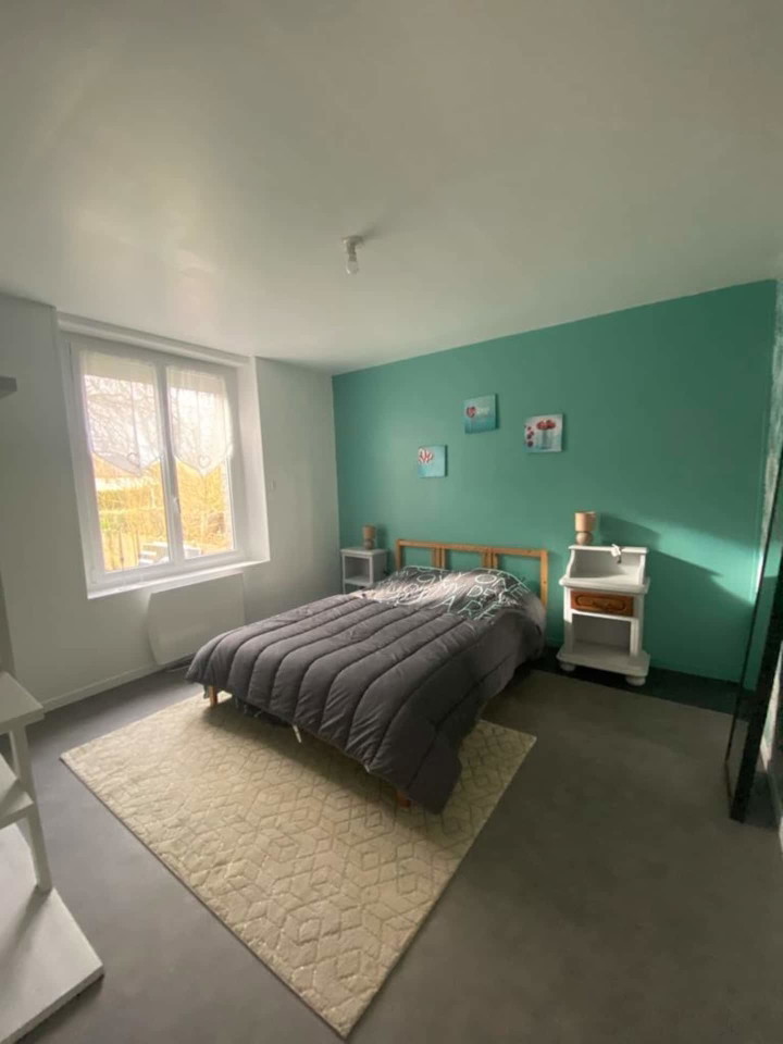 Appartement En Dessus De Bureau - Carentan