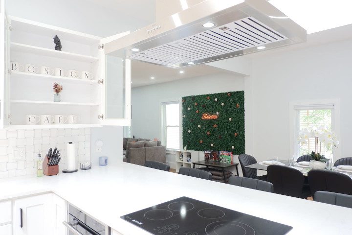 Modern 5br | Near Subway & Downtown | Free Parking - Boston, MA