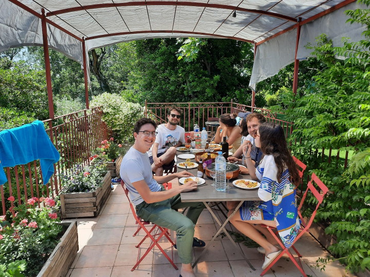 Gîte Climatisé-10 Personnes - Arles