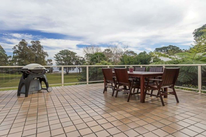 Castaways, 36 Cromarty Road - Beachfront House - Port Stephens