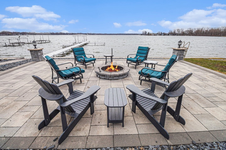 4 Bedroom Oasis On Walled Lake - With A Twist - Novi, MI