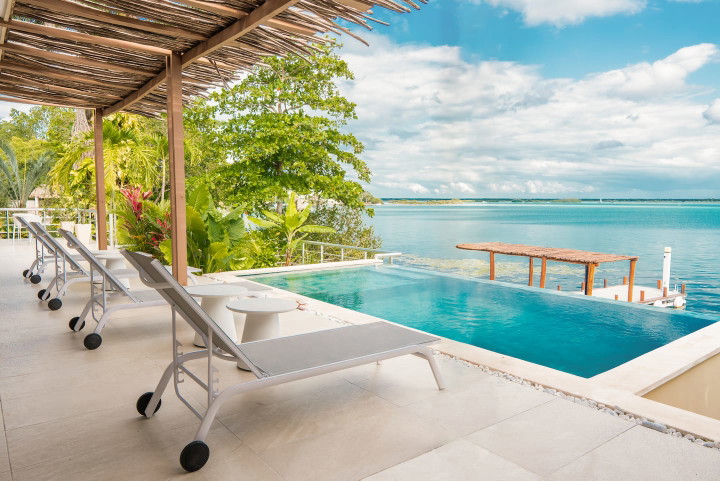 House In Cenote Esmeralda, With Swimming Pool, Jetty And Kayaks - Bacalar