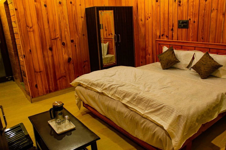Holiday Home- B1 Four Sweet Room With Balcony - 