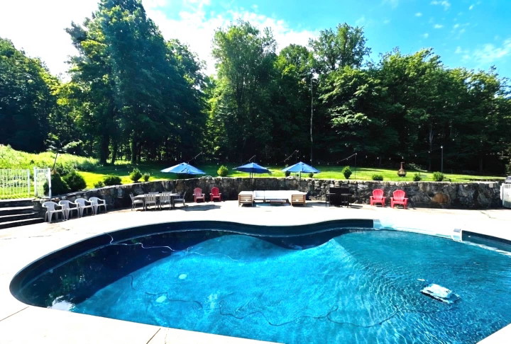 Westchester Oasis Heated Pool Golf Hike 6beds4bth - Yorktown, NY