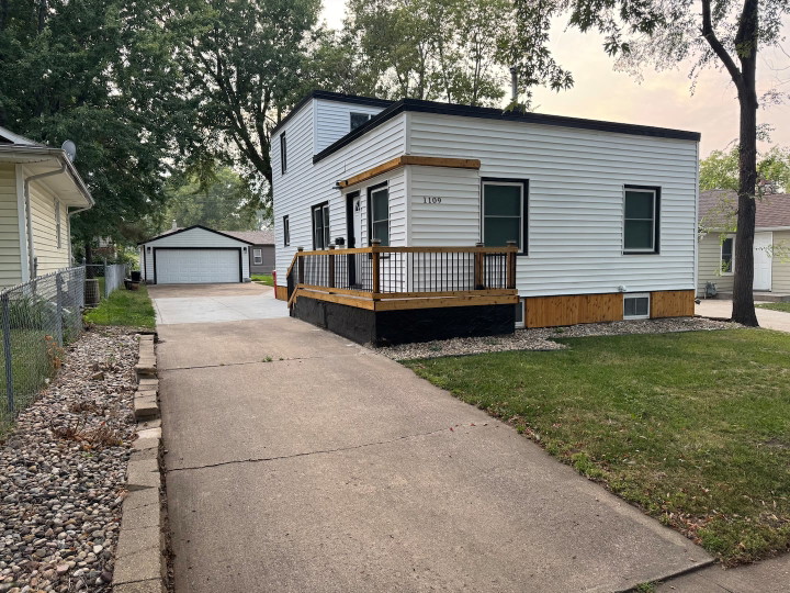 3 Bed/2 Bath Modern Style Home! Walk To Avera - Sioux Falls, SD