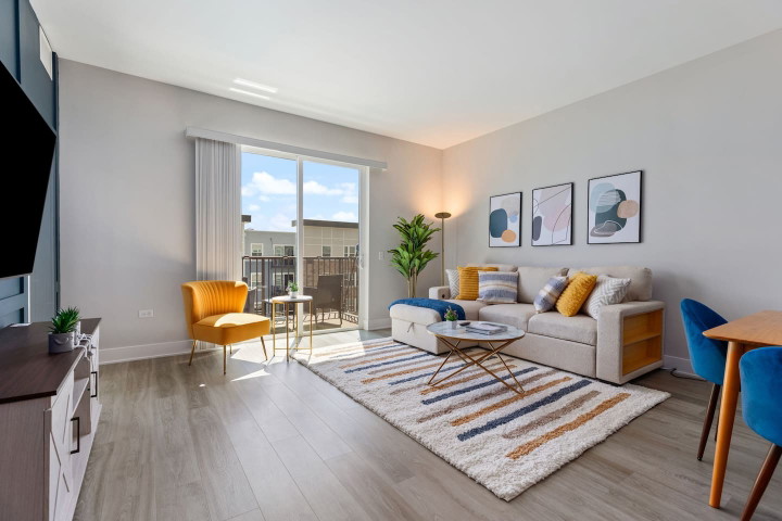 Stylish 2br | Pool, Pickleball, Gym, Playroom! - Naperville, IL