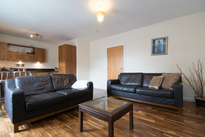 Designer Flat In Dennistoun - Glasgow