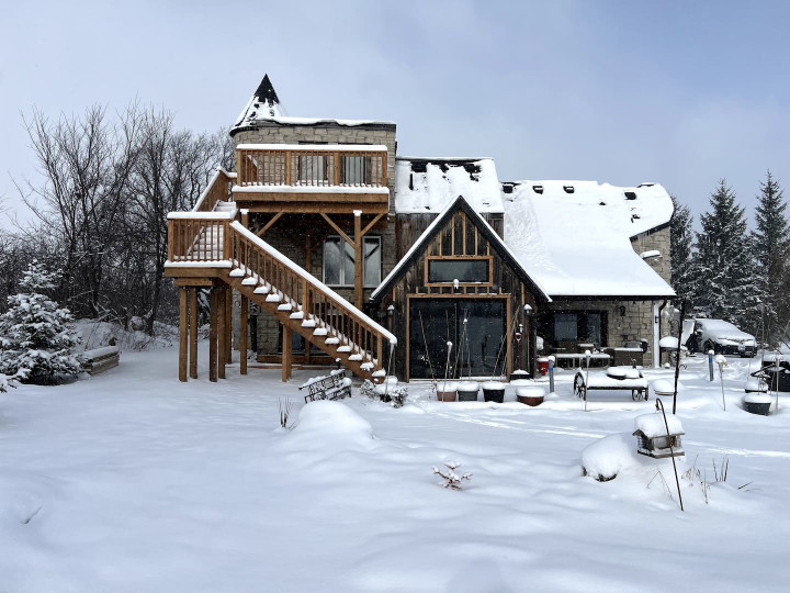 The Castle - Ontario